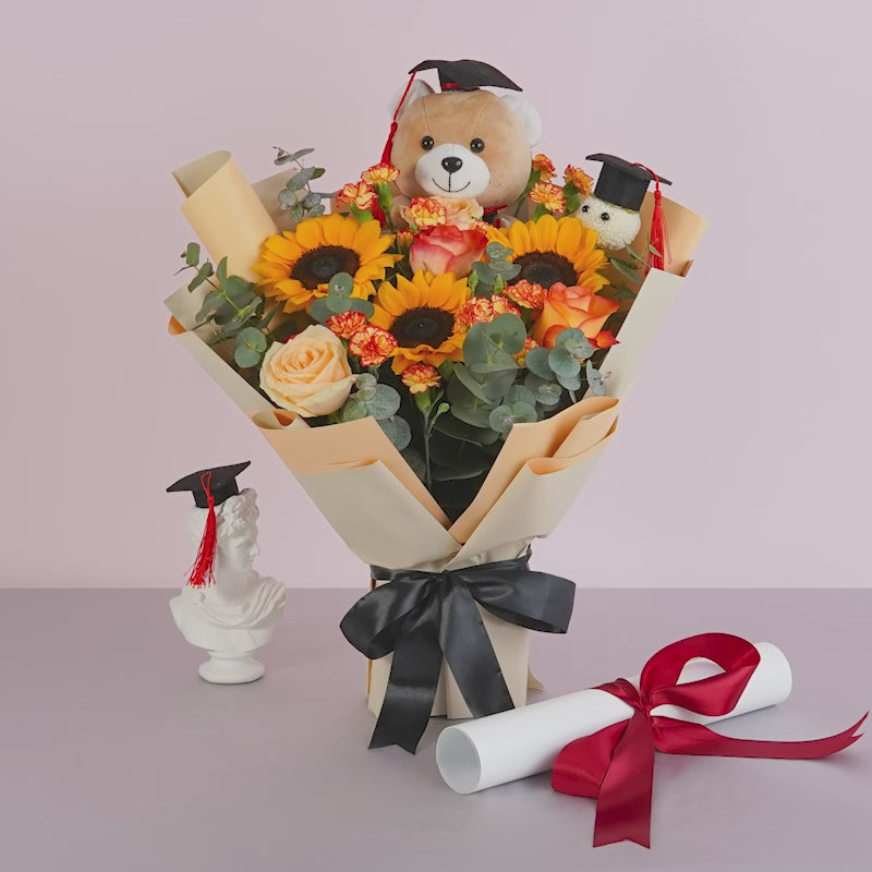 Shining Star Graduation Bouquet With Bear Singapore